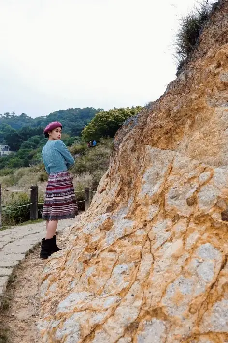 I’m Trying to Love Rocks - Caves Sharing 敦煌書局分享平台