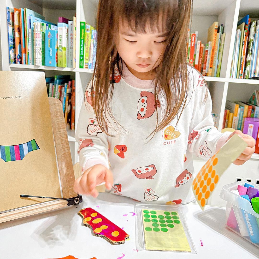 // Polar Bear’s Underwear // - Caves Sharing 敦煌書局分享平台